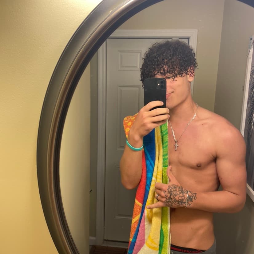 Check out Isaiah Castillo (@playboyisaiah) on Linkme