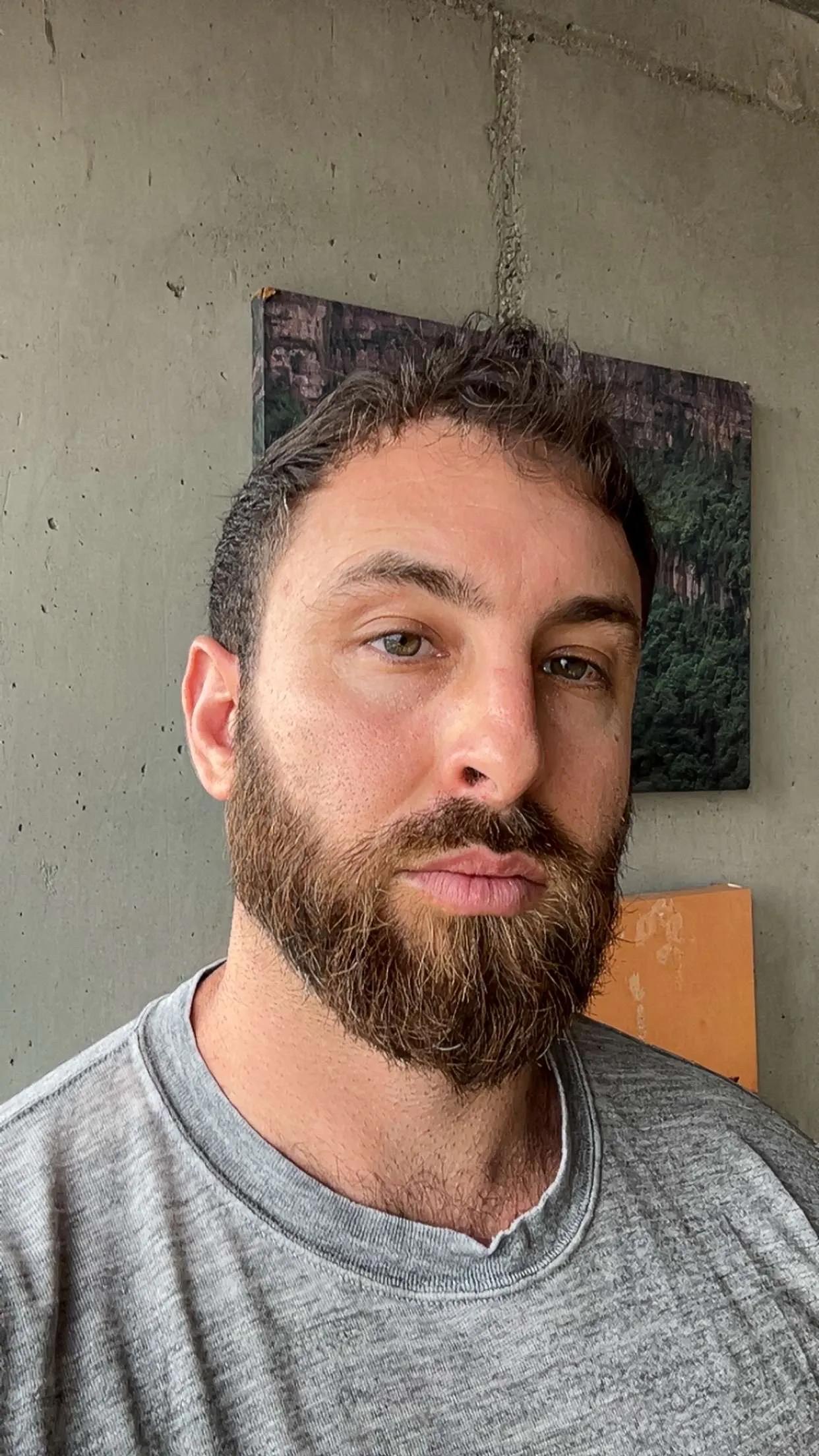 Check out Benny Bravo (@bennybravo) on Linkme