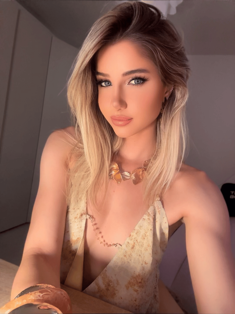 Check out Alina (@alinaxlova) on Linkme