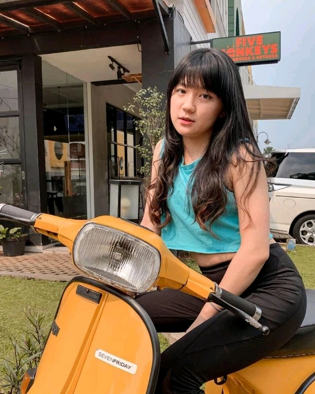 Check out Nadia Azhar (@nadiaazhar4) on Linkme